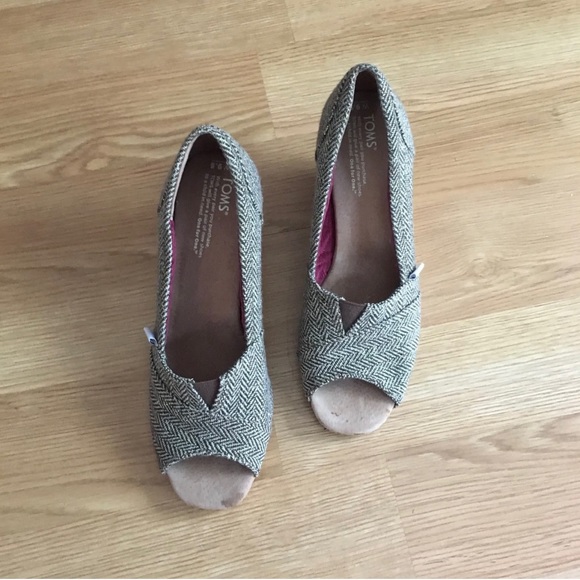 Toms | Shoes | Toms Tweed Peep Toe Brown Beige Sparkle Metallic Wedge ...